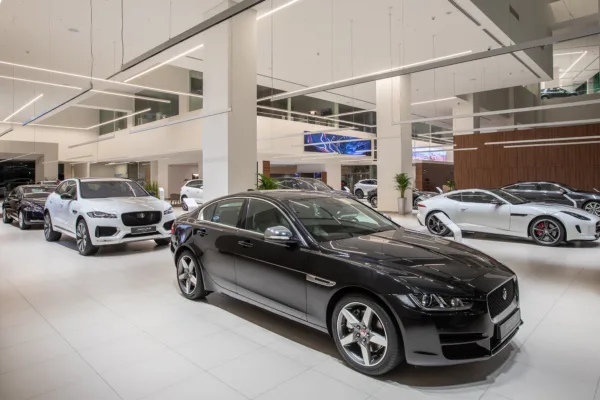 World’s biggest multi-level JLR showroom is launched in Lusail, Qatar ...